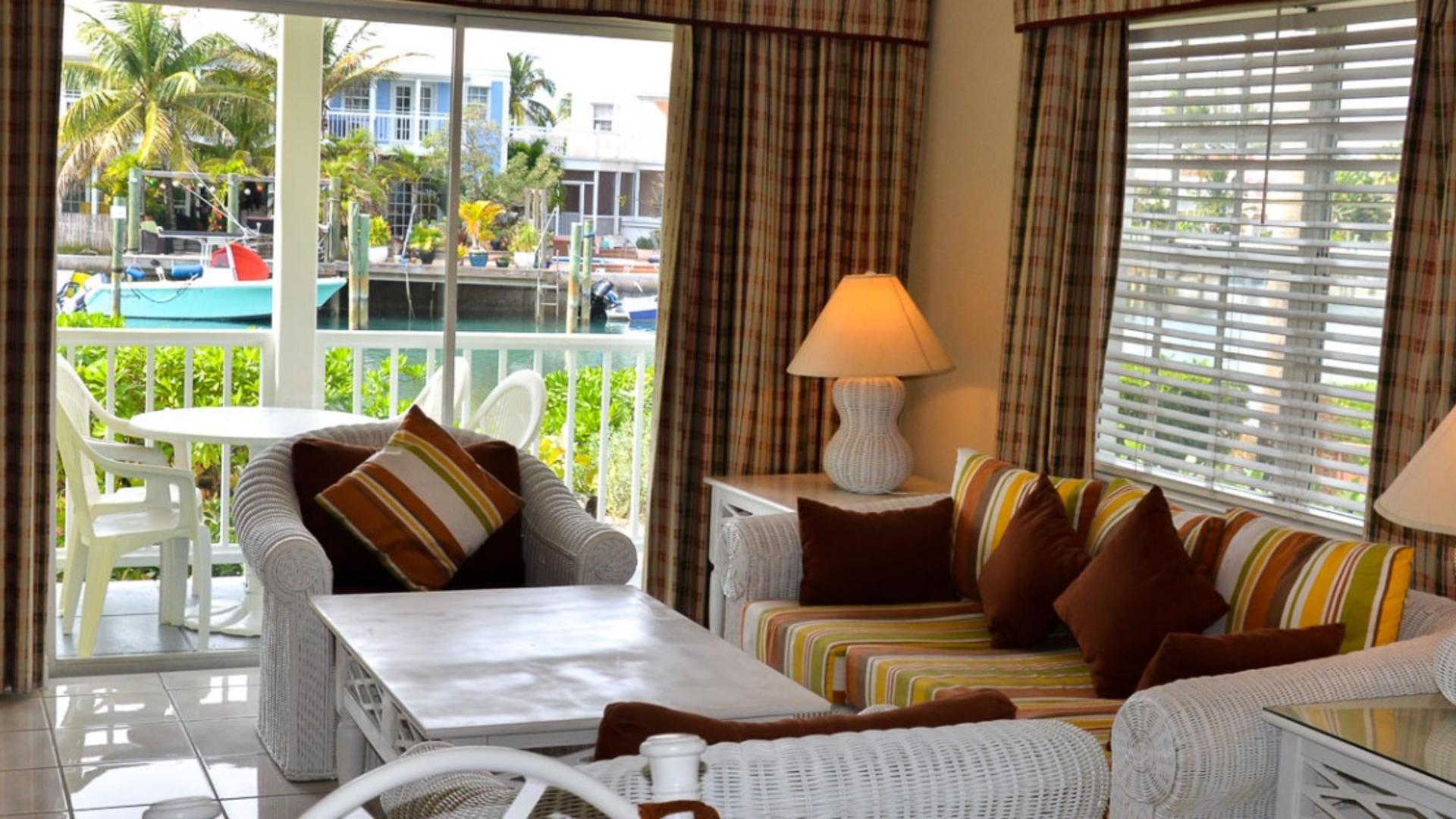 Sandyport Beach Resort - Deep Blue Adventures