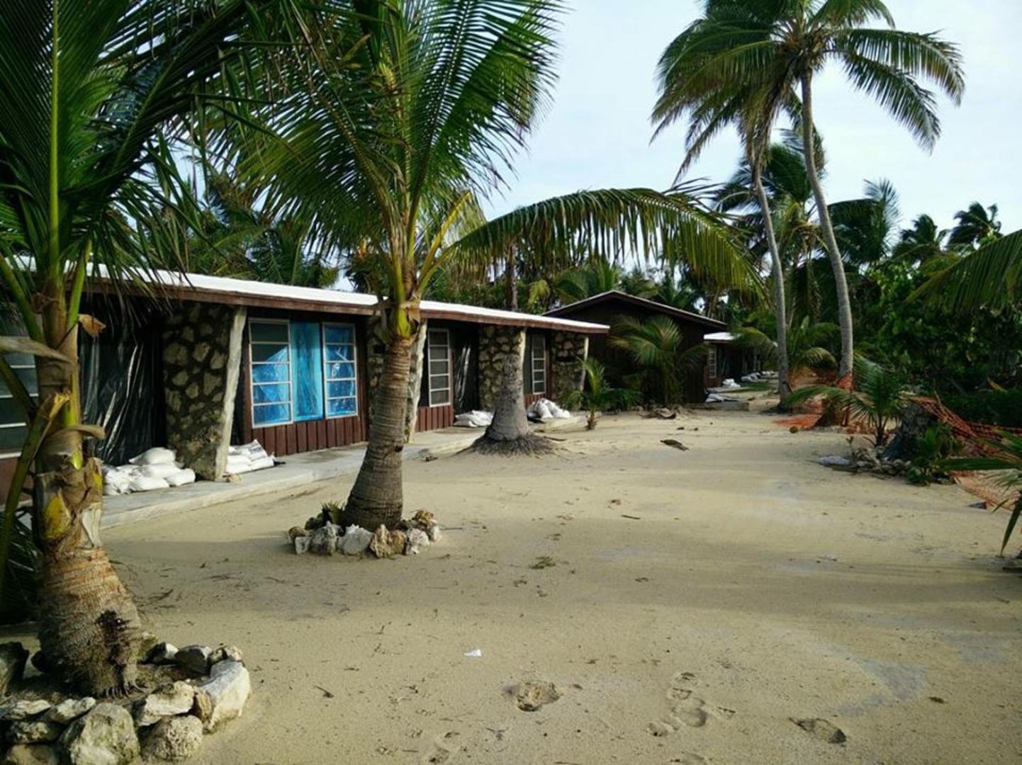 Small Hope Bay Lodge - Deep Blue Adventures